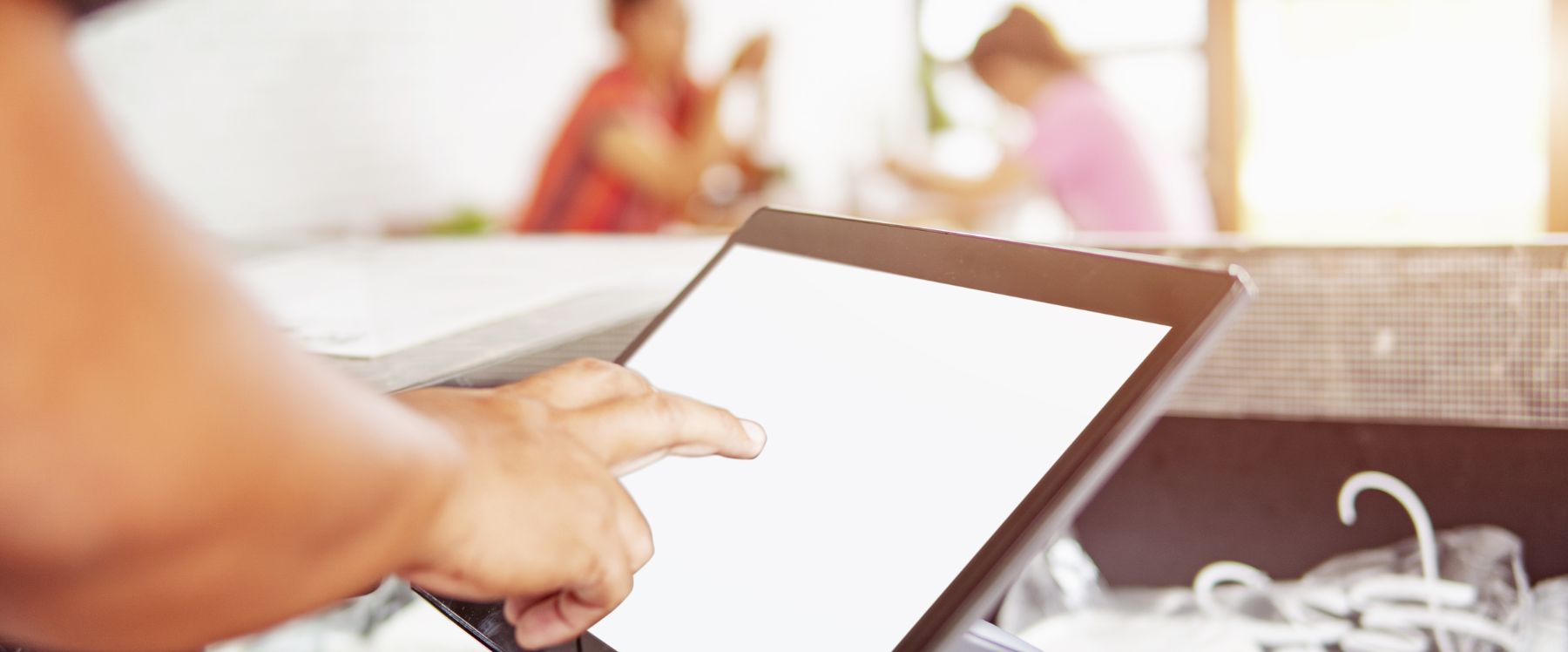 ID-POSとは？POSデータの違いや実際のマーケティングに活かす方法を紹介｜お役立ち情報